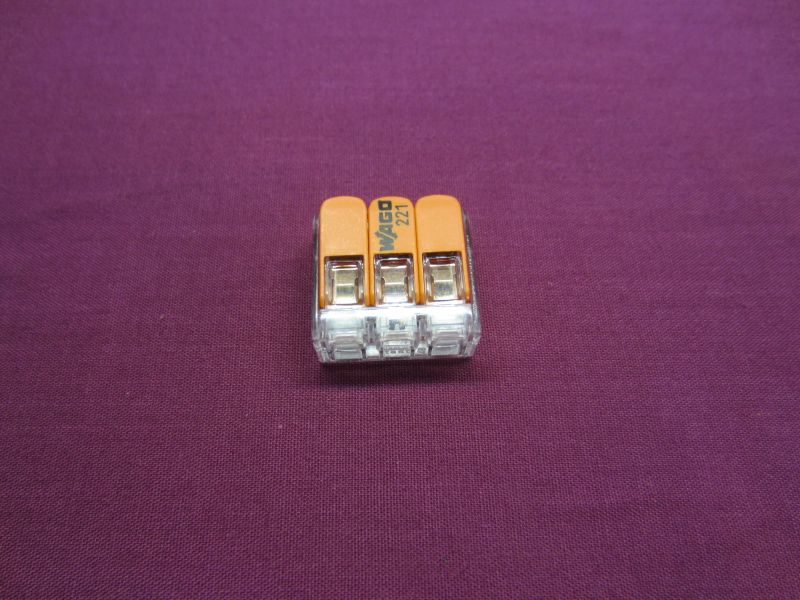 Wago 221-413 Splicing Connector, 3 conductors | RT10084